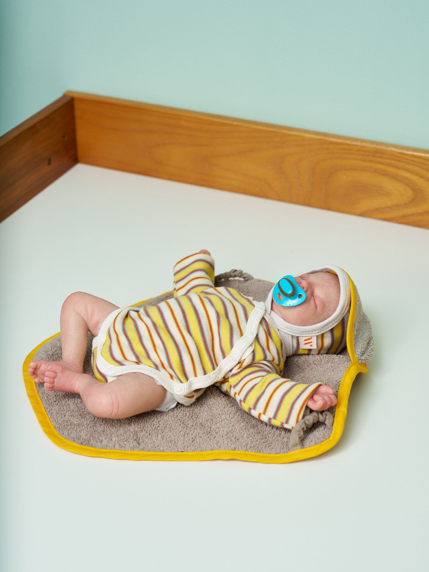Bonding Cape Nika - Innovation für Frühgeborene im Inkubator | Wombly